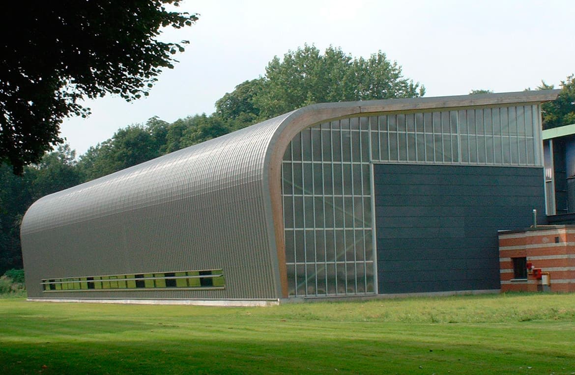 Polycarbonate Facade: Versatile Building Solutions | Danpal
